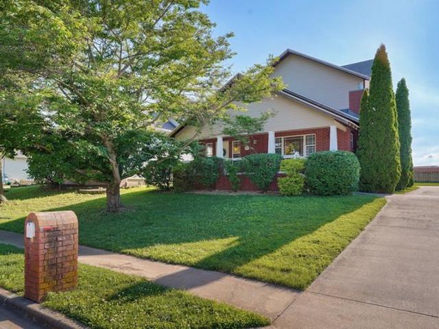 4943 S Tanager Ave, Battlefield, MO 65619