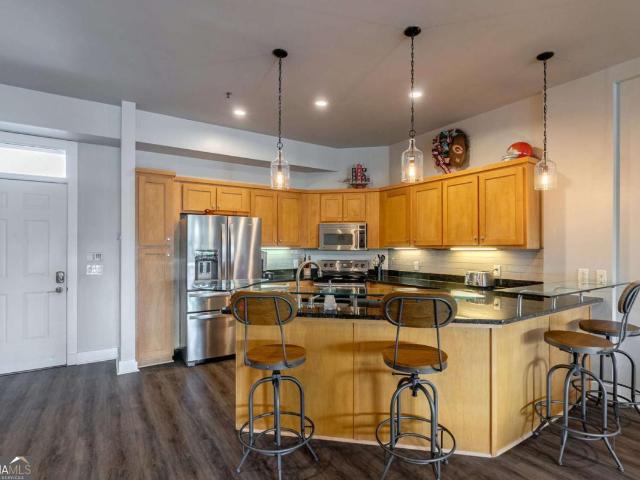 494 Baxter Street 22
