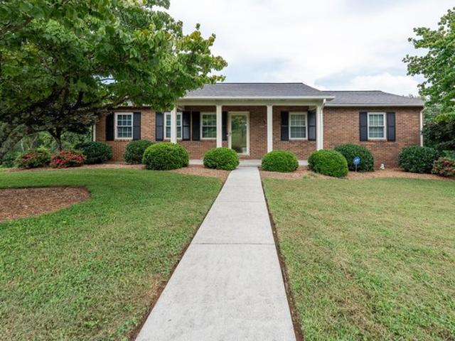 494 Beechwood Cir, Morristown, TN 37814