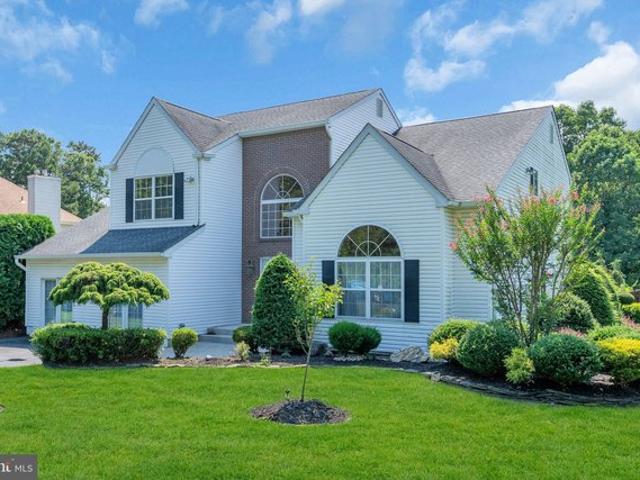494 Meadowood Rd, Jackson, NJ 08527