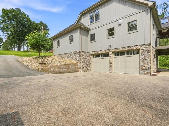 494 Ross Rd