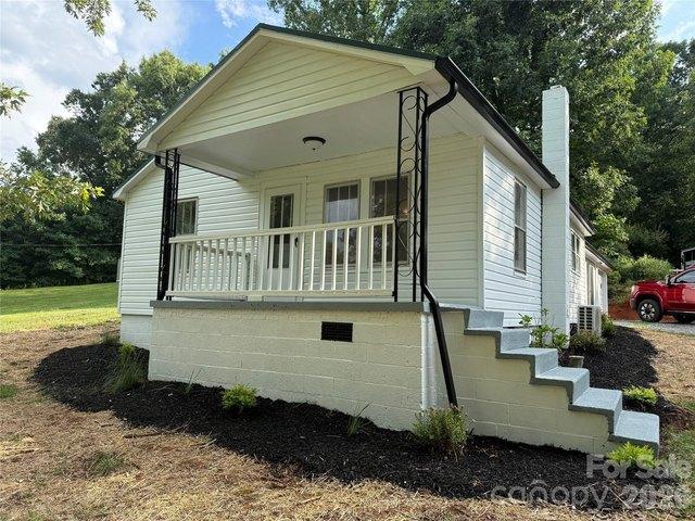 4954 Crawley Dale St, Morganton, NC 28655