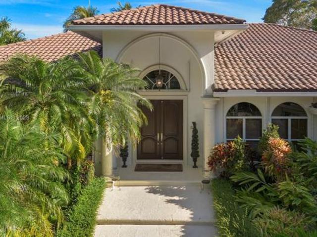 4954 76th St SW, Miami, FL 33143