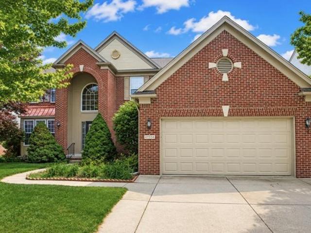 49554 Dunhill Dr, Macomb, MI 48044