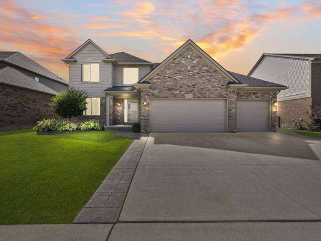 49570 Manistee Dr, Chesterfield Township, MI 48047