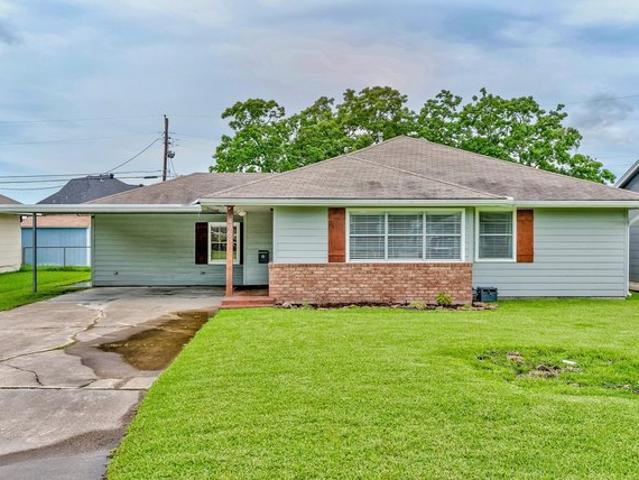 4958 Bellaire Ave, Groves, TX 77619