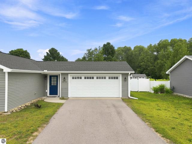 4950 Meadowlark Lane