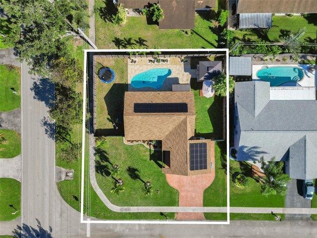 4950 NW 85th Ter, Lauderhill, FL 33351