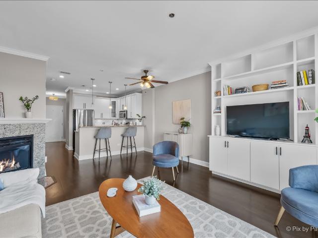 4950 N Western Avenue # 4L