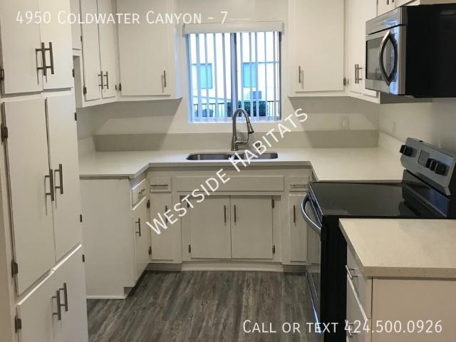 4950 Coldwater Gorgeous, fully renovated building located in Sherman Oaks