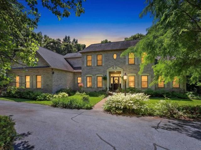 4950 Plummers Point Rd, Oshkosh, WI 54904