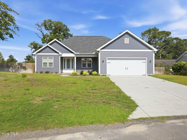 4950 Red Heart Dr, Wilmington, NC 28412