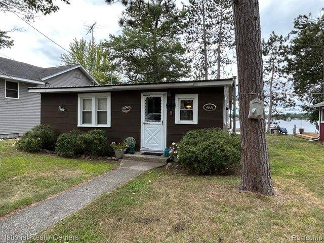 4951 Kokosing Rd, Plainfield, MI 48739