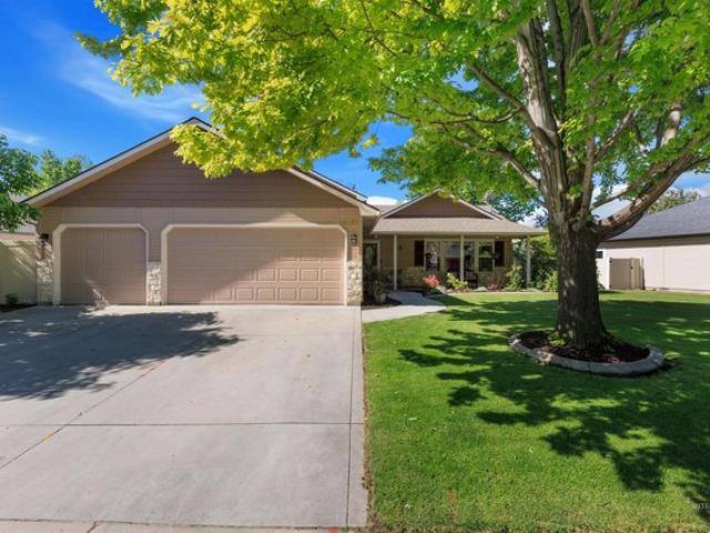 4951 W Classic Dr, Meridian, ID 83646