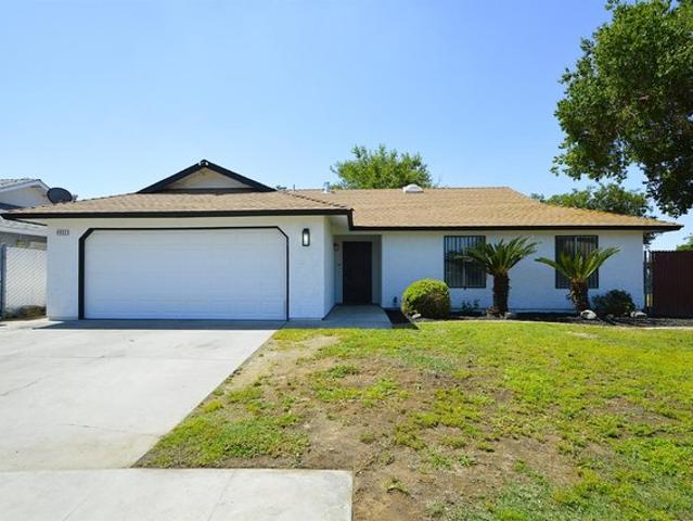 4952 E Huntington Ave, Fresno, CA 93727