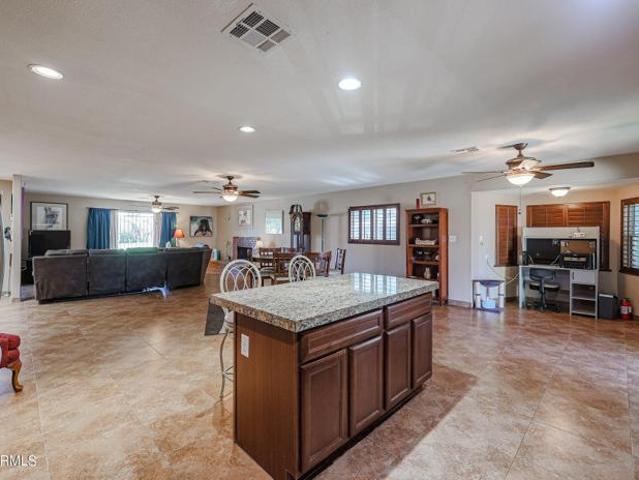 4952 W Harmont Dr, Glendale, AZ 85302