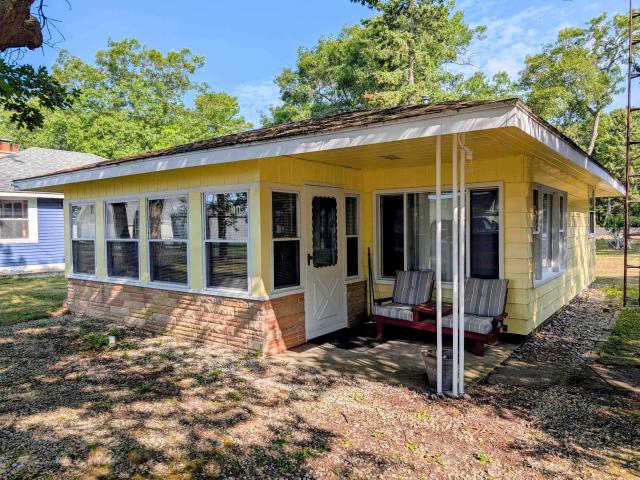 4953 E Center