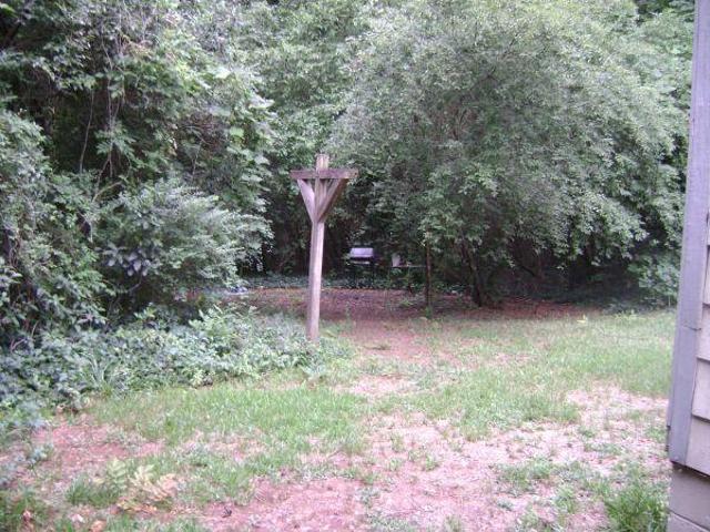 $495 / 1br One Bedroom Avail June 1st 1142 Lakeview Drive