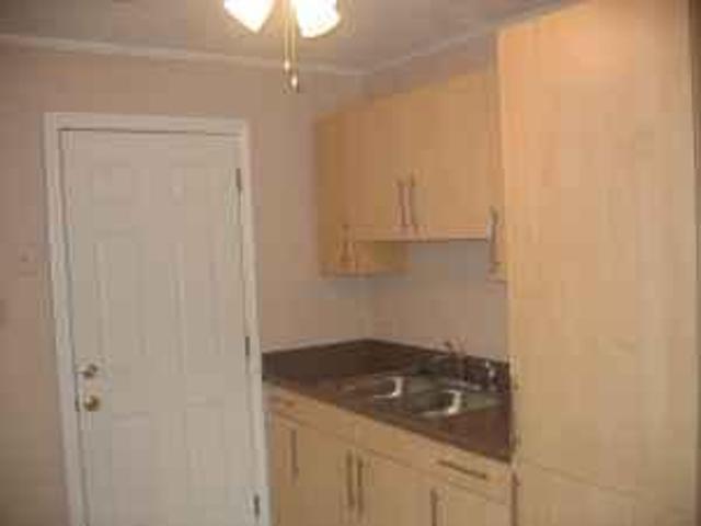 $495 / 2br Duplex for rent! New carpet & Appliances NoDa / Villa Heights map