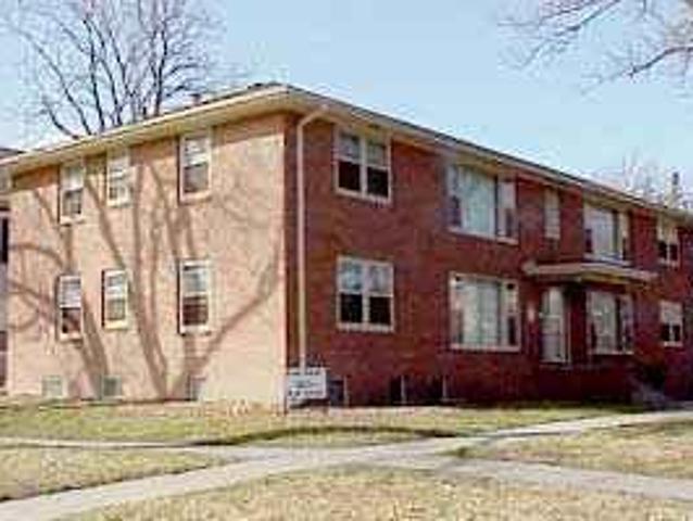 $495 / 2br Spacious 2 bedroom with open floor plan! 1045 E map