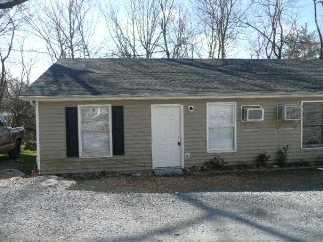 $495 / 2br 800ft² Oak Street Oak Street, Clarksville, TN map