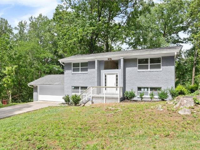 495 Larchmont Circle NW