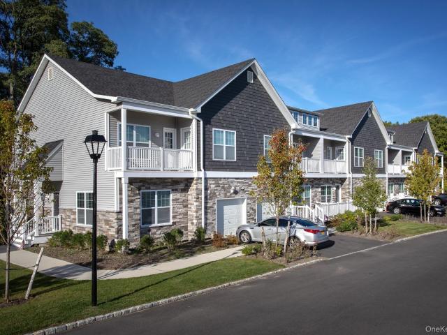 495 Middle Country Road 86