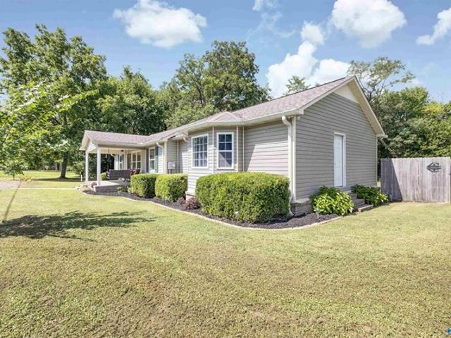 495 Mill Bluff Rd, Union Grove, AL 35175