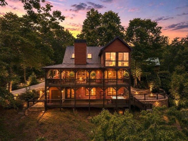 495 Trails End Rdg, Ellijay, GA 30540