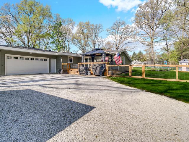 4964 Locksley Drive E