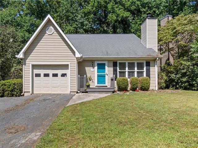 4965 Lochraven Dr, Winston Salem, NC 27104