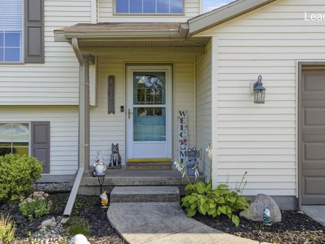 4966 NE Dio Drive NE