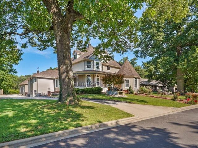 4967 S Buckingham Ln, Springfield, MO 65810