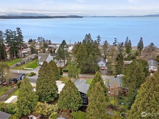 4968 Morgan Dr, Blaine, WA 98230