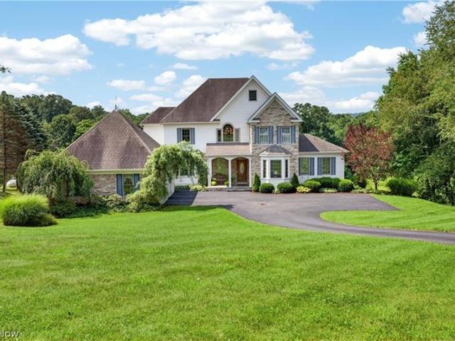 49695 Parkview Dr, East Liverpool, OH 43920