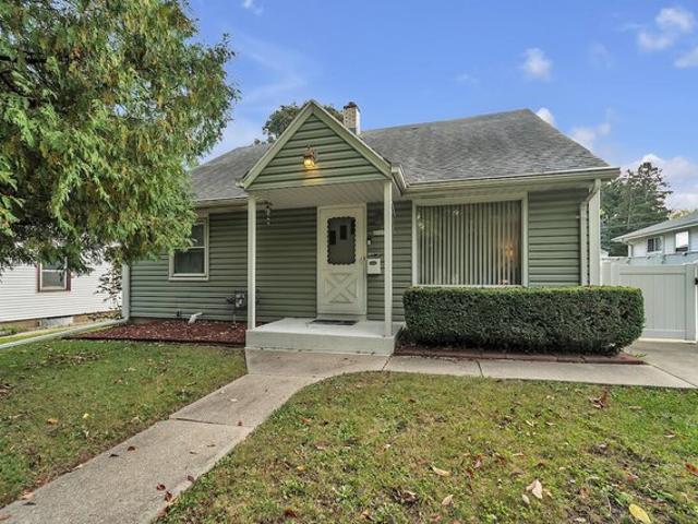4960 N 73rd St, Milwaukee, WI 53218