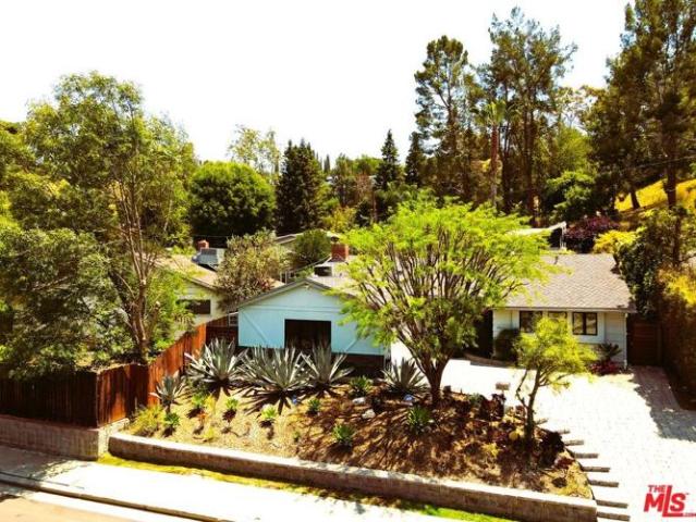 4960 Don Pio Dr, Woodland Hills, CA 91364