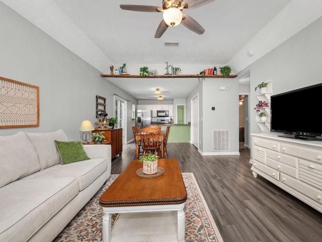 4961 Camborne Cir