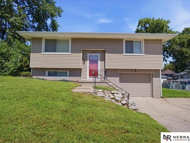 4962 O St, Omaha, NE 68117