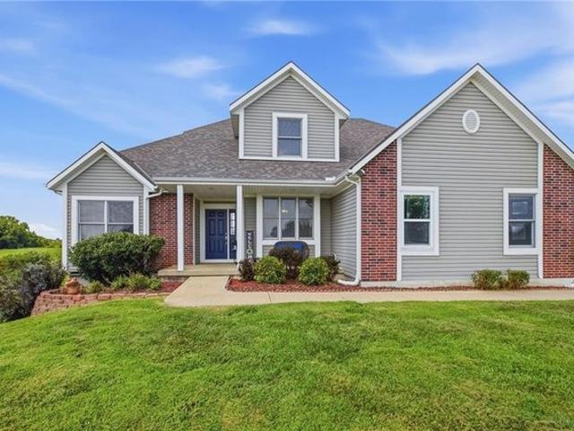 4962 W 351st St, Louisburg, KS 66053
