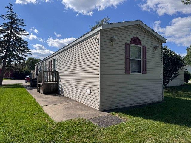 49633 Au Lac Dr E, Chesterfield, MI 48051