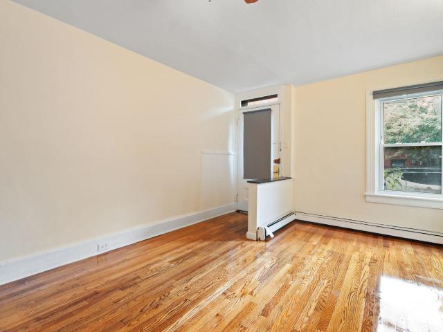 496.5 Monmouth St