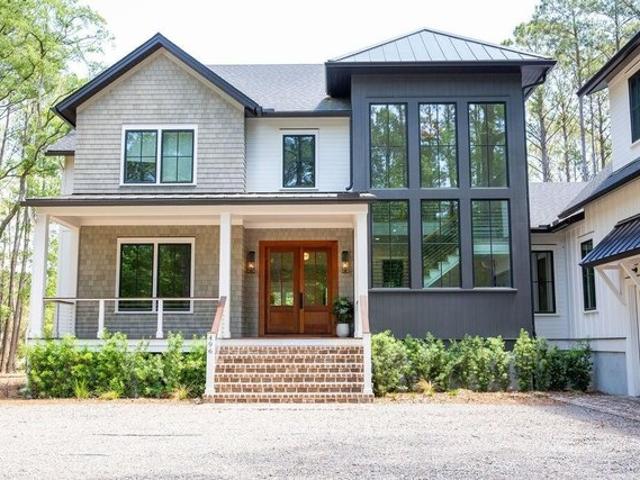 496 Commonwealth Rd, Mount Pleasant, SC 29466