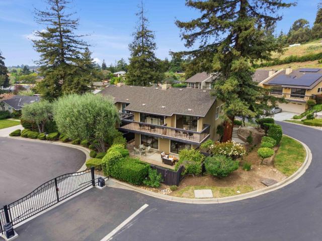496 Golfview Drive