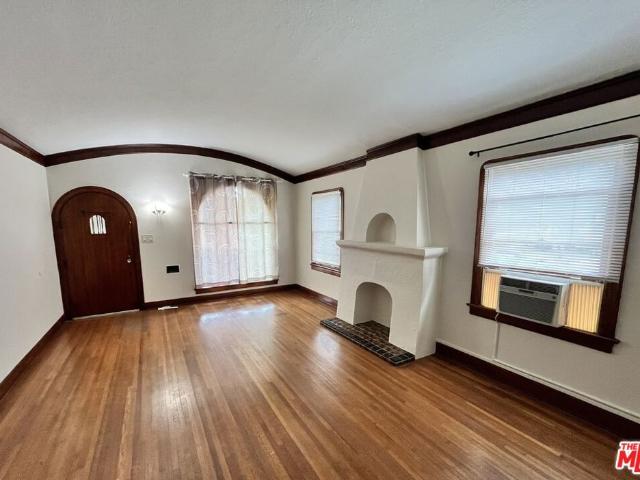 496 E 52nd Street