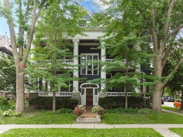 496 Holly Ave Apt 1, Saint Paul, MN 55102