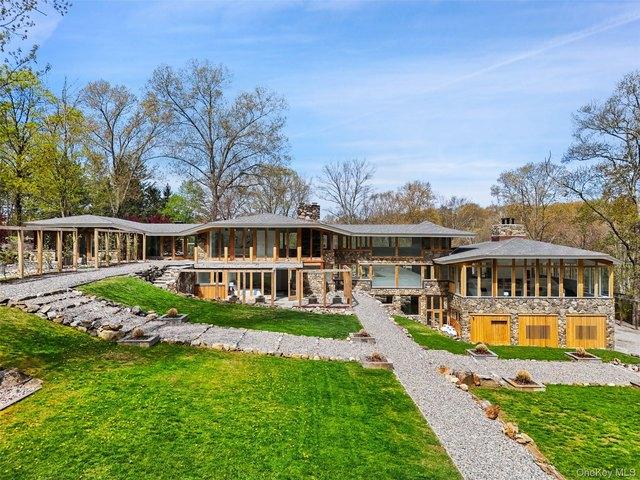 496 Haines Rd, Bedford Corners, NY 10549