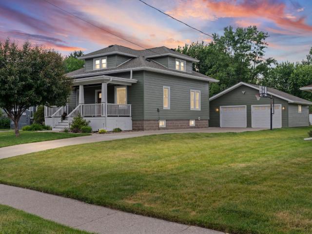 496 Leonard N St