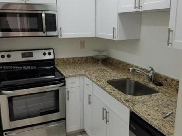 496 NW 165th Street Rd #D215, Miami, FL 33169
