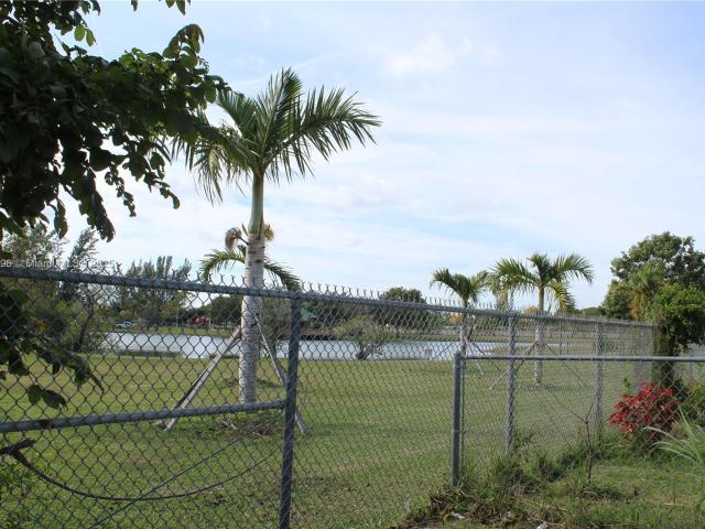 496 SW 9th Ave, Florida City, FL 33034 | MLS #A12020